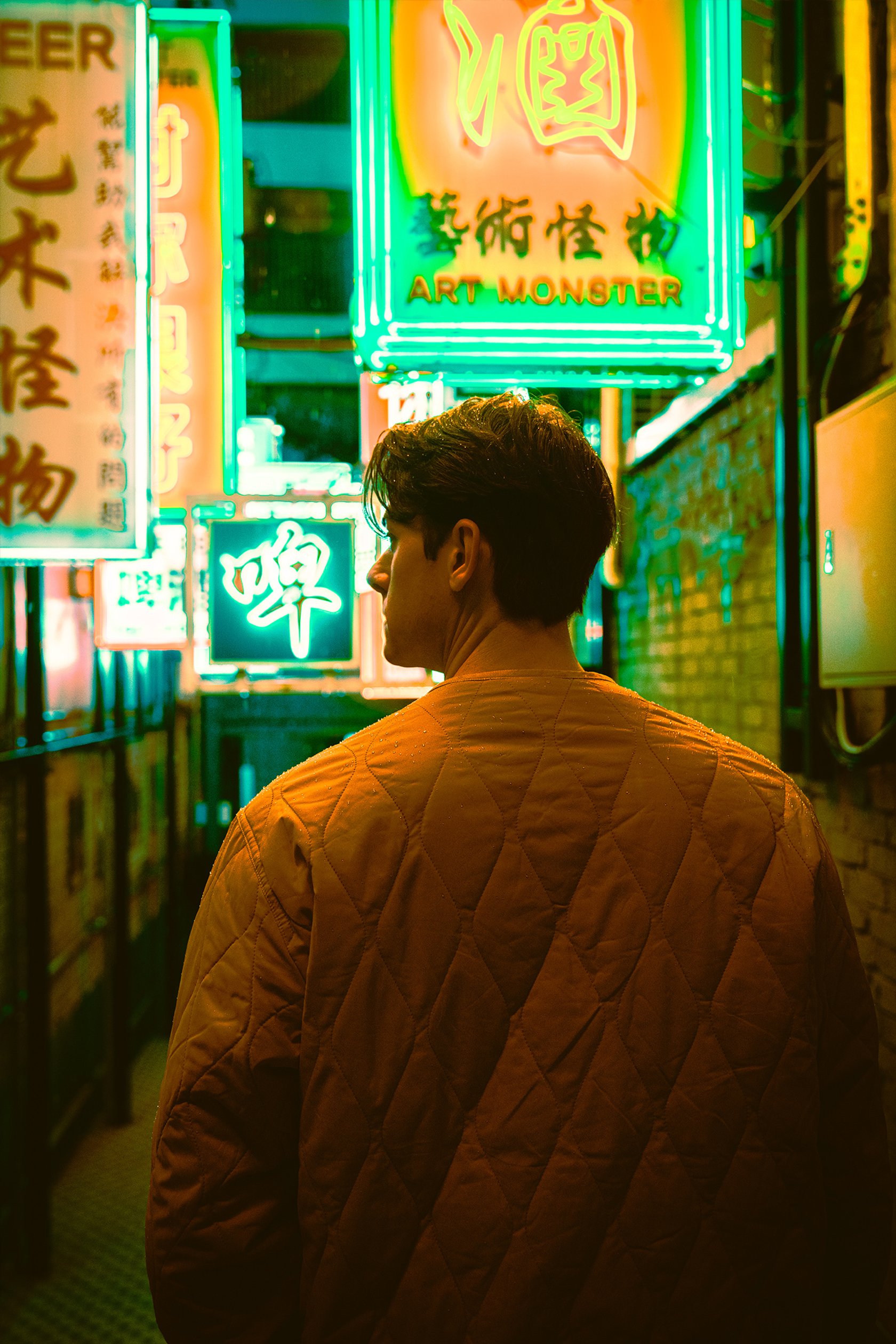 8 Night Portrait Ideas for a Cinematic Look | Aperty Blog