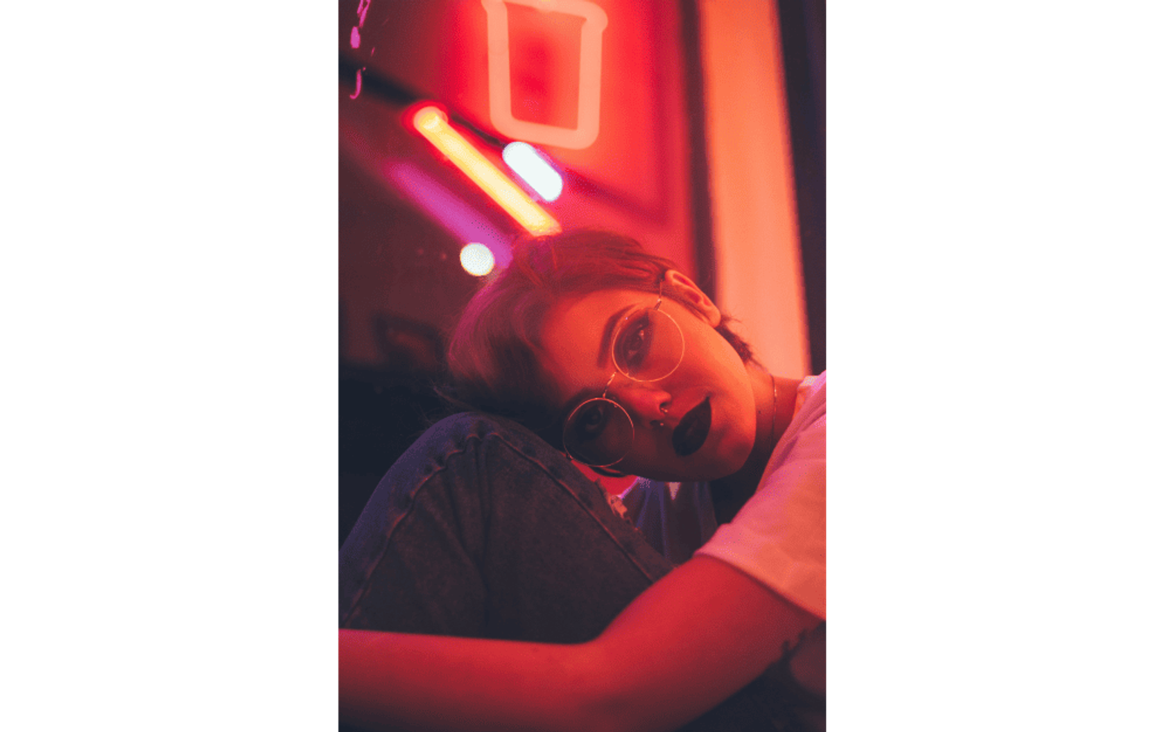 How to Pose for Portraits: an Ultimate Guide | Aperty Blog