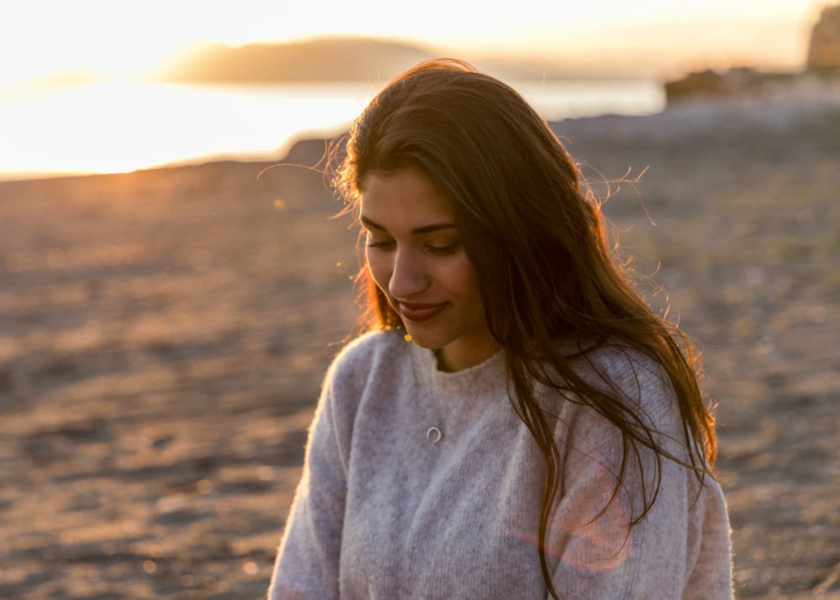 How To Take Sunset Portraits - Tips For Golden Hour | Skylum Blog