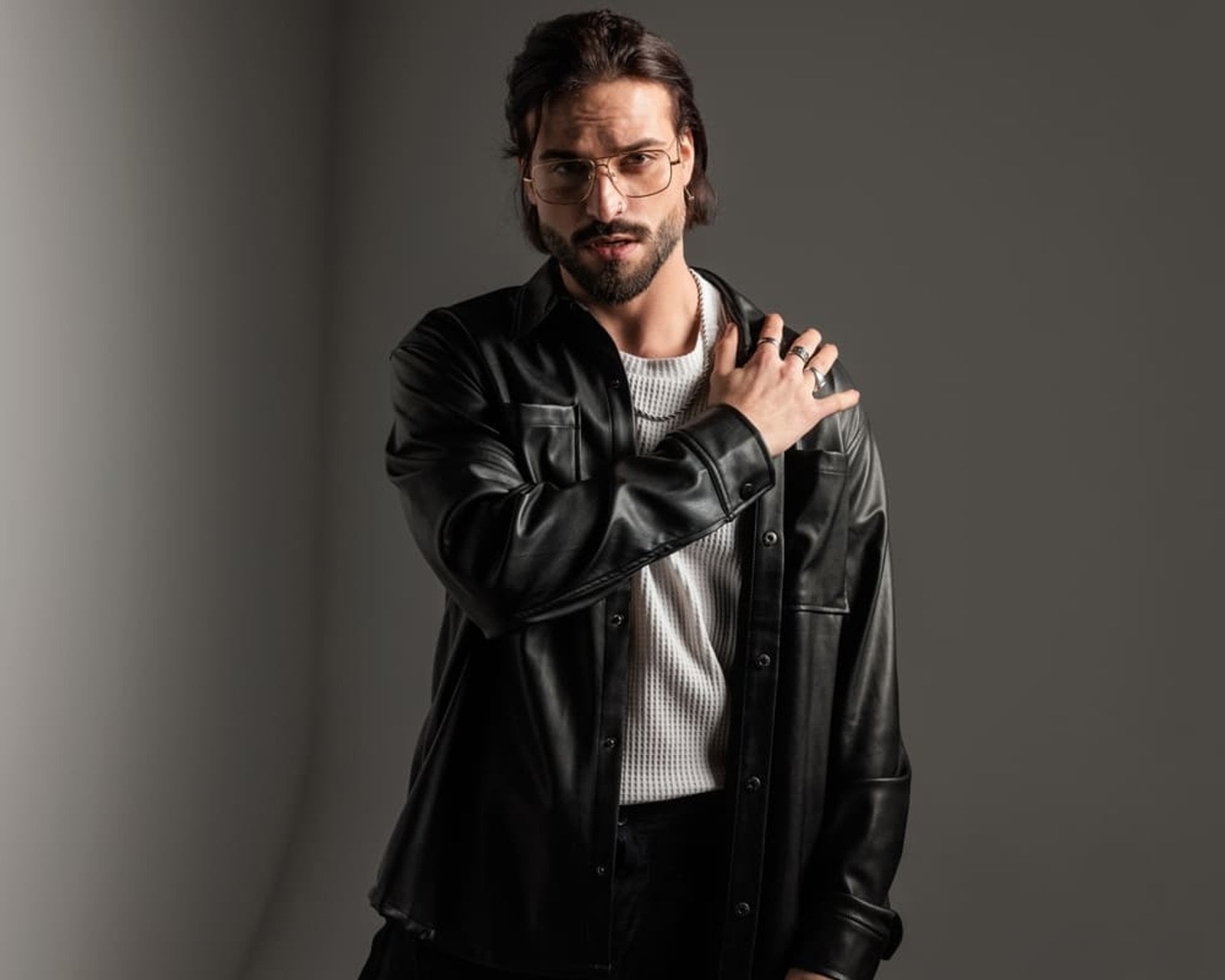 Male Portrait Photography Ideas: Creative Concepts | Skylum Blog