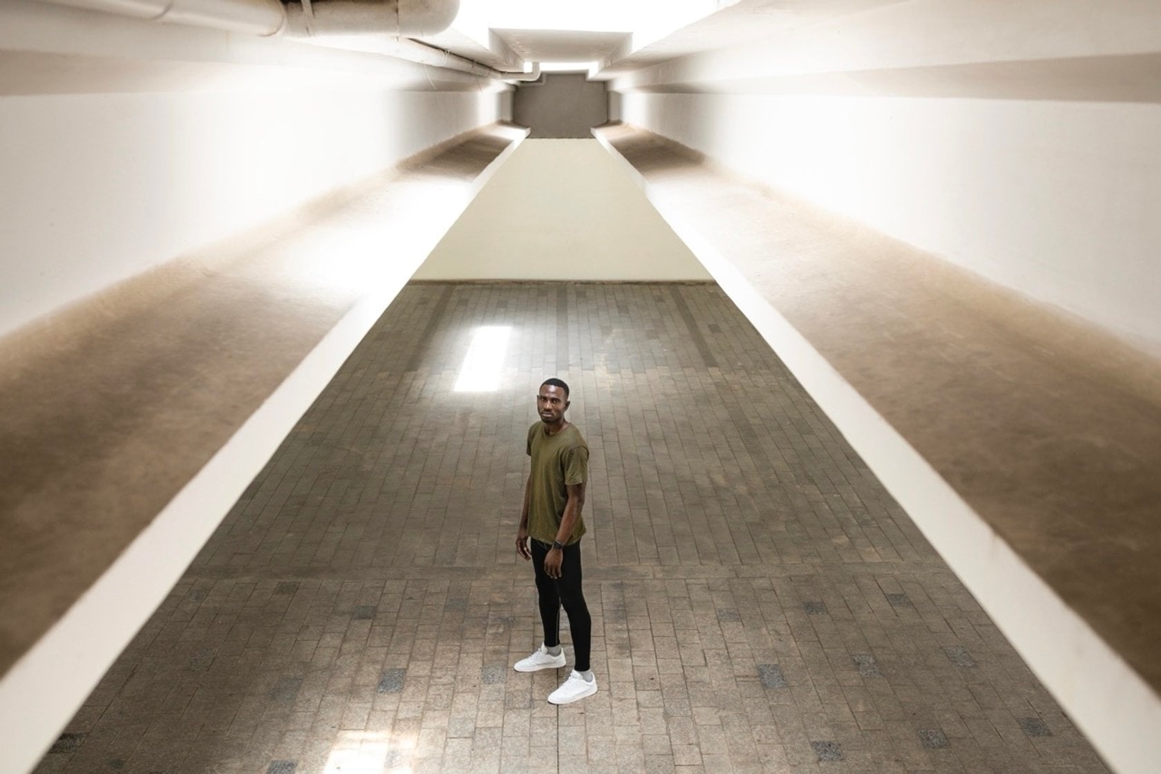 How To Make A Picture Wider: Prevent Distortion | Skylum How-to