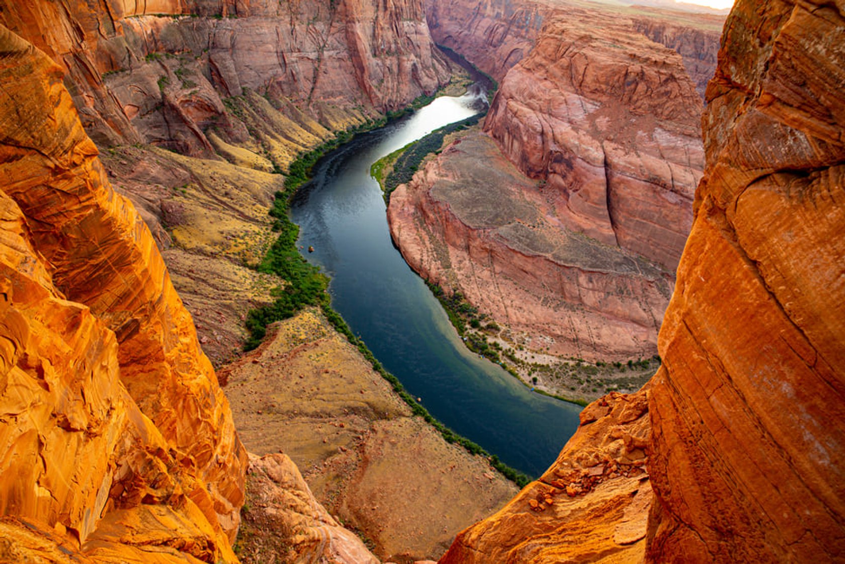 Curved Lines In Photography: Shape And Movement | Skylum Blog