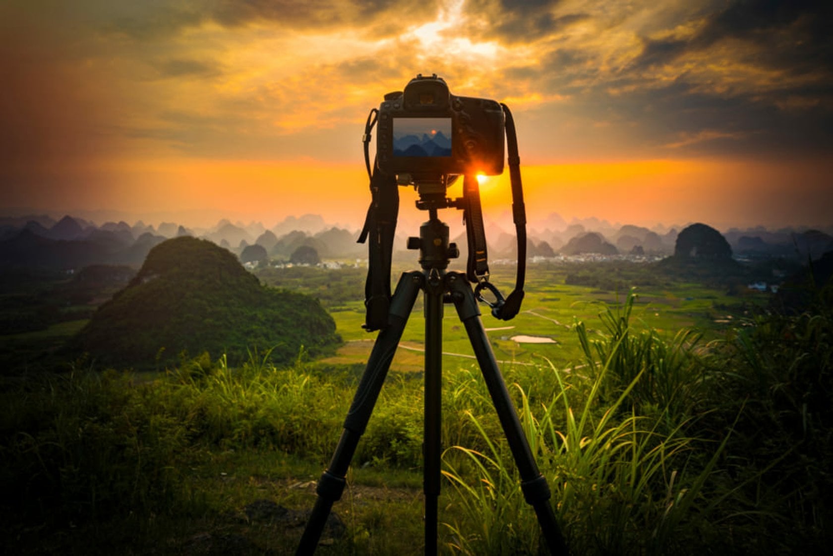 Photographing The Sun: Tips To Not Burn Your Camera | Skylum Blog