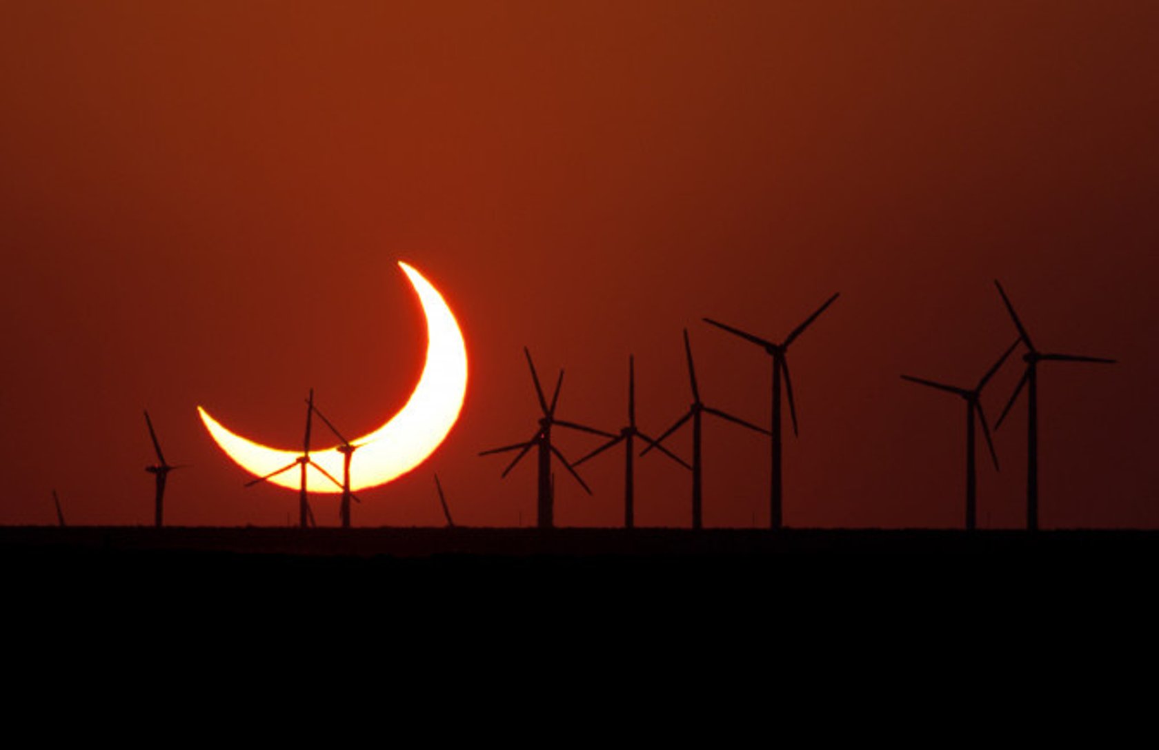 The Amateur's Ultimate Guide to Photographing the Solar Eclipse