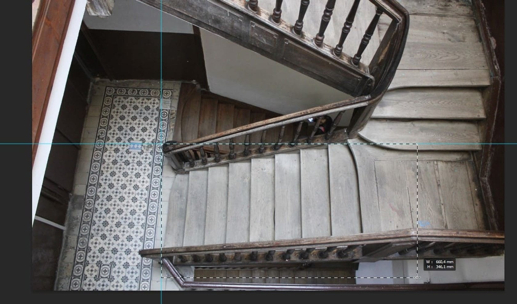 How To Rotate An Object In Photoshop + Steps | Skylum How-to