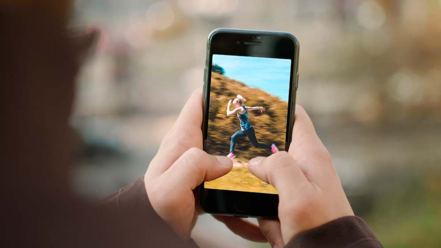 How to Unblur an Image Online: on Desktop & Mobile | Skylum How-to