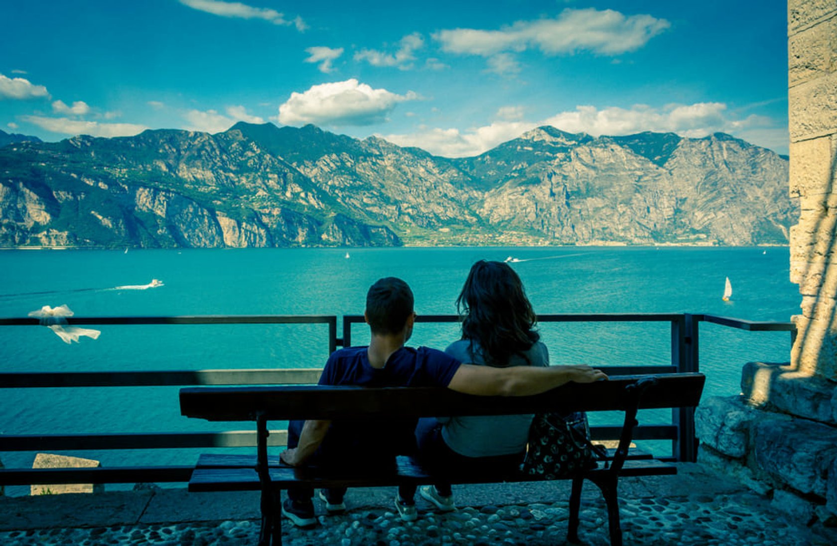 Lomography In Photography: What is it? - Skylum Glossary