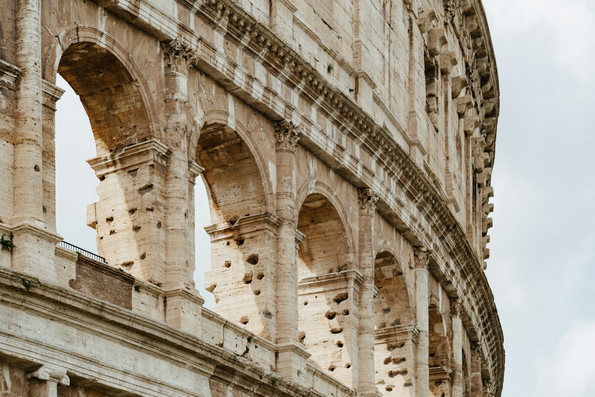 Architectural Photography Guide: Techniques and Composition | Skylum Blog