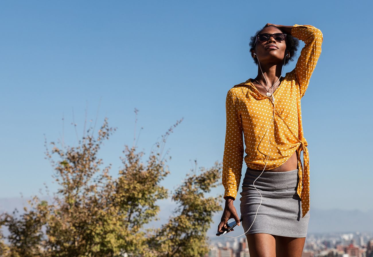 Picture Lighting Effects: Add Light Beams with AI | Skylum