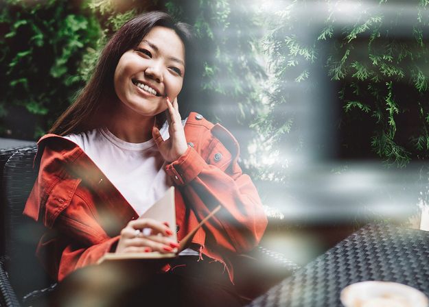 Manipulate light sources with Magic Light AI