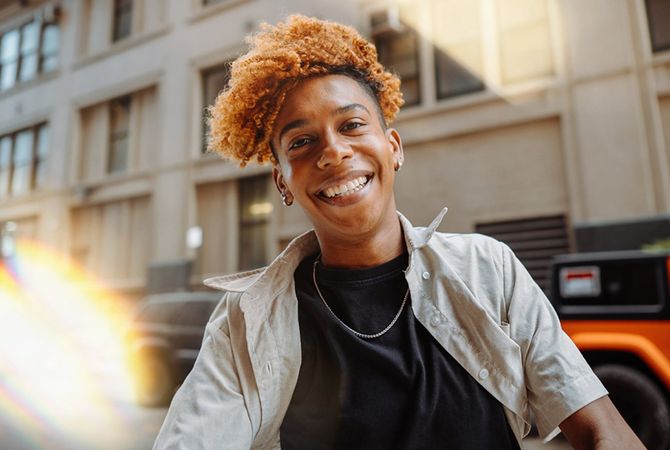 Picture Lighting Effects: Add Light Beams with AI | Skylum